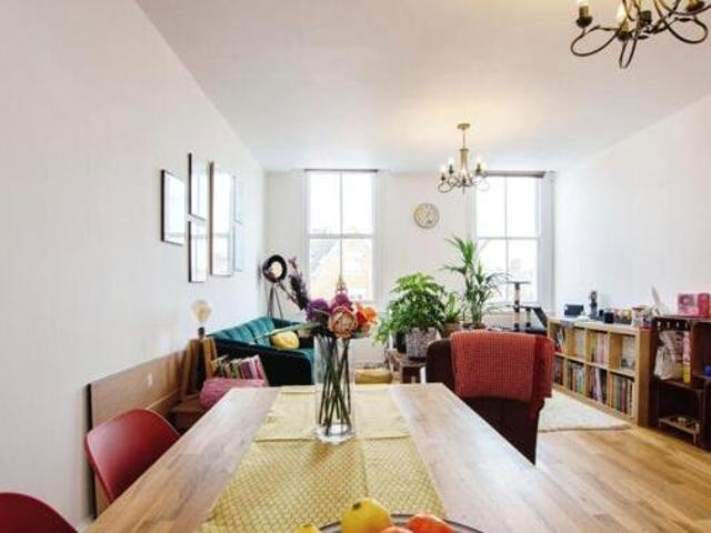 Park Terrace, Nottingham, 2 Bedroom Apartment