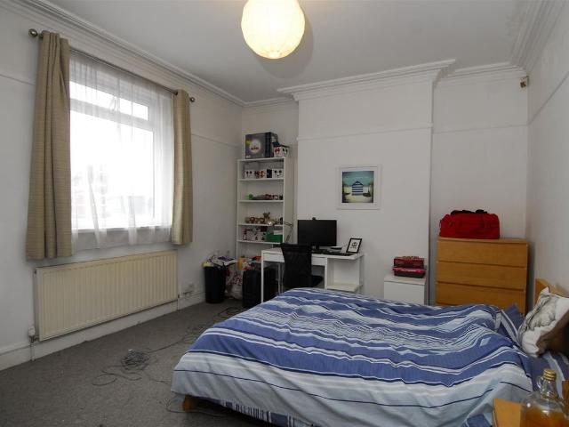 Park Terrace, Plymouth PL4, 3 bed property to rent, £637 pcm | PrimeLocation
