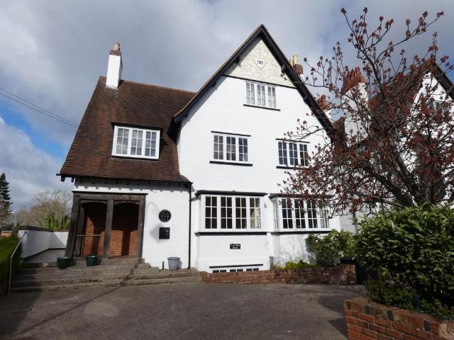Park Trees House, Sutton Coldfield B74 2 bed apartment to rent £1,600 pcm £369 pw