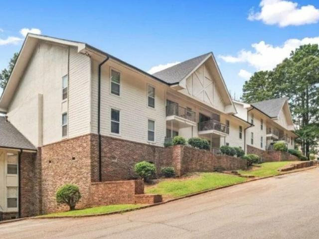 Park Valley Apartments 2 Bedroom Apartment for Rent at 2571 Candler Rd, Decatur, GA 30032