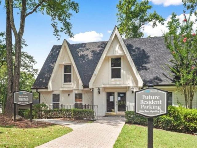 Park Valley Apartments 2 Bedroom Apartment for Rent at 2571 Candler Rd, Decatur, GA 30032