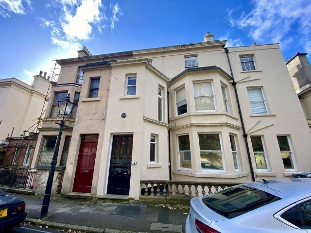 Park Valley, Nottingham, NG7 2 bed apartment to rent £1,625 pcm £375 pw