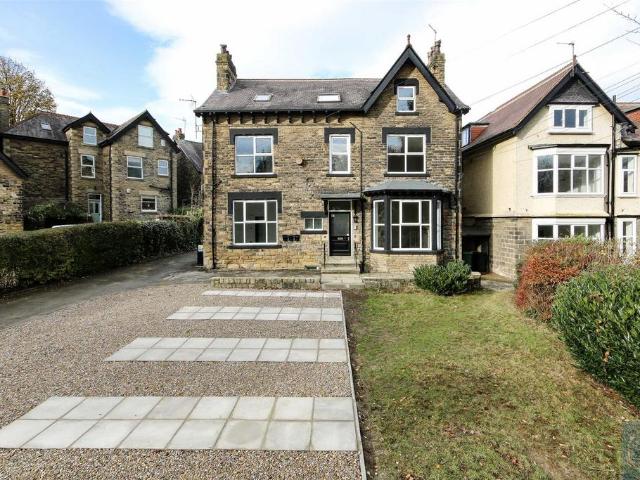 Park View Crescent, Roundhay, Leeds 2 bed apartment to rent £1,150 pcm £265 pw