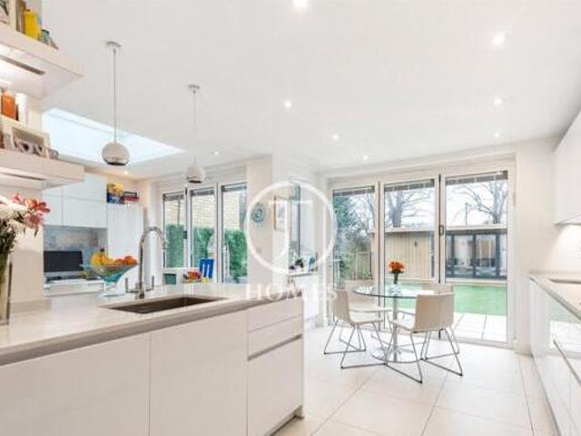 Park View Gardens, London, 5 Bedroom Semi detached