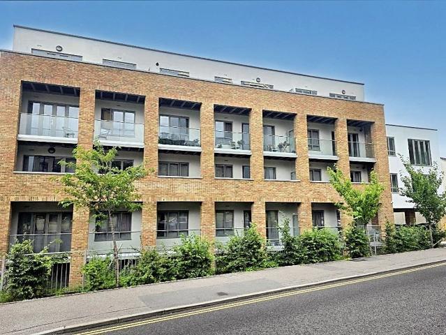 Park View, Gillingham, Kent. ME7, 1 bed flat to rent, £1,100 pcm | PrimeLocation