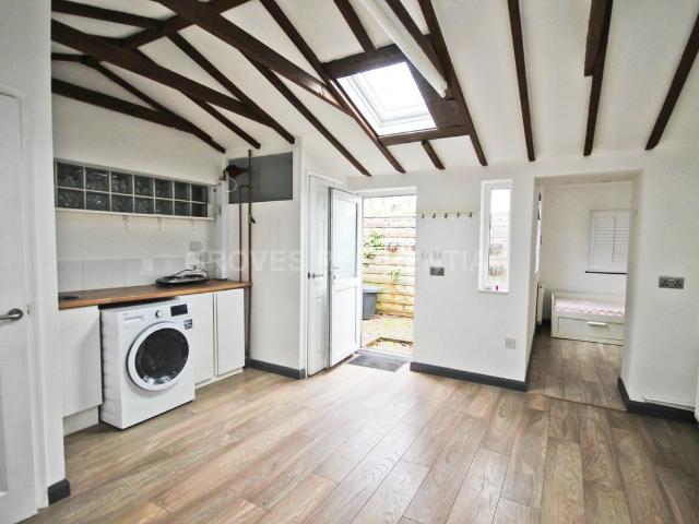 Park View, New Malden KT3, 1 bed flat to rent, £1,500 pcm | PrimeLocation