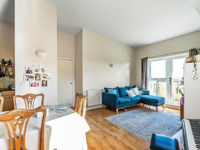 Park View Road, Leatherhead, KT22