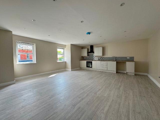 Park View, Whitley Bay NE26, 3 bed flat to rent, £1,350 pcm | PrimeLocation