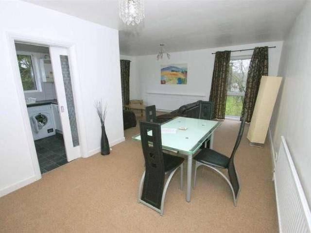 Park Villa Court, Leeds, LS8