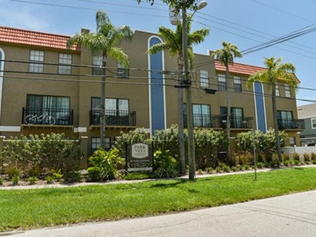 Park Villa 2 Bedroom, 2.5 Bath Twnhm