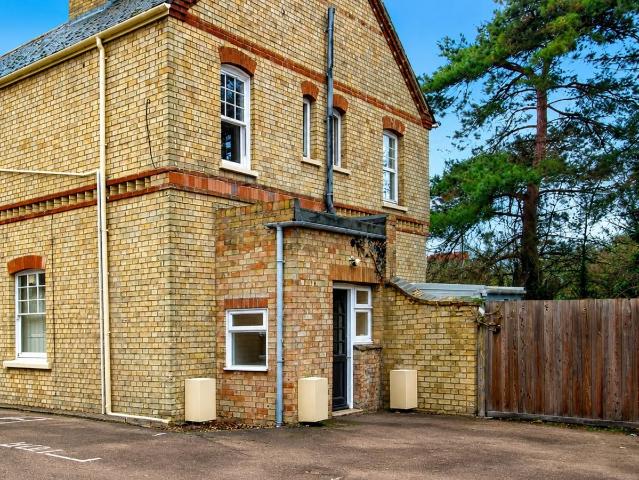 Park Villas, Huntingdon, Cambs PE29, 1 bed flat to rent, £895 pcm | PrimeLocation