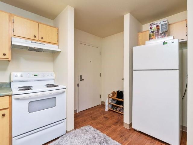 Park Vista 1 Bedroom Apartment for Rent at 10918 Se Stark St, Portland, OR 97216 Mill Park