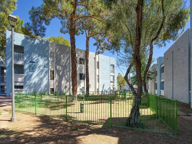 Park Vista 2 Bedroom Apartment for Rent at 3221 W El Camino Dr, Phoenix, AZ 85051