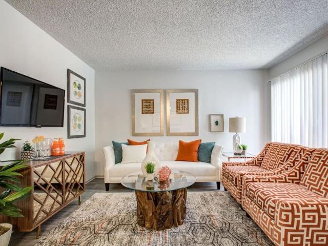 Park Vista 2 Bedroom Apartment for Rent at 3221 W El Camino Dr, Phoenix, AZ 85051