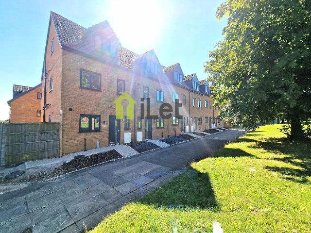 Park Walk, Northampton NN5, 4 bed end terrace house to rent, £1,450 pcm | PrimeLocation