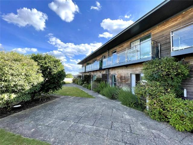 Park Way, Newbury, Berkshire, RG14 2 bed apartment to rent £1,450 pcm £335 pw