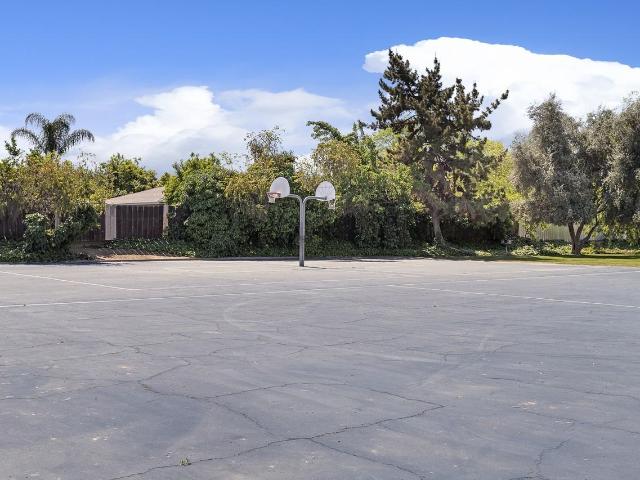 Park West 3 Bedroom Apartment for Rent at 2407 W Alamos Ave, Fresno, CA 93705