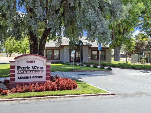 Park West 3 Bedroom Apartment for Rent at 2407 W Alamos Ave, Fresno, CA 93705