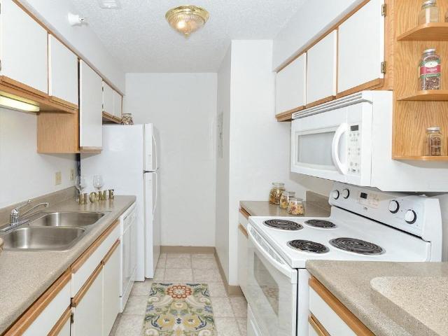 Park West 1 Bedroom Apartment for Rent at 10901 Jaynes Plz, Omaha, NE 68164 Rambleridge