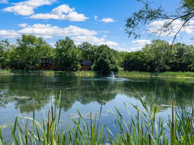 Park West 2 Bedroom Apartment for Rent at 1818 Park West Blvd, Griffith, IN 46319