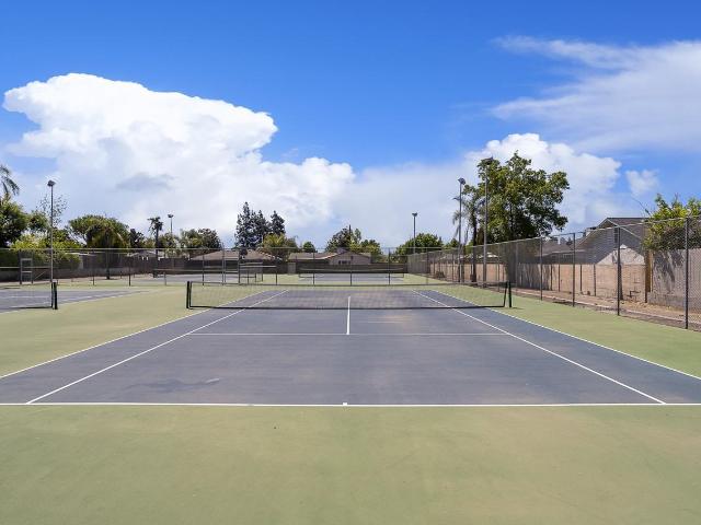 Park West 2 Bedroom Apartment for Rent at 2407 W Alamos Ave, Fresno, CA 93705