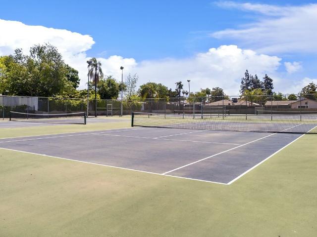Park West 2 Bedroom Apartment for Rent at 2407 W Alamos Ave, Fresno, CA 93705