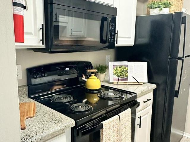 Park West Apartments 1 Bedroom Apartment for Rent at 1663 Hillcrest Rd, Mobile, AL 36695 Claremont