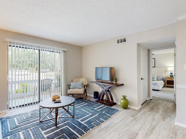 Park West Apartments 2 Bedroom Apartment for Rent at 1663 Hillcrest Rd, Mobile, AL 36695 Claremont