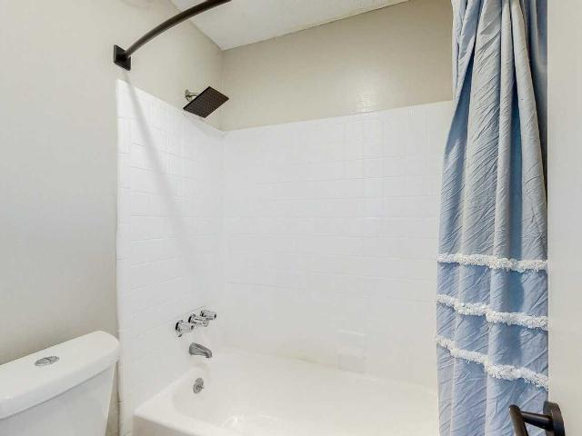 Park West Apartments 2 Bedroom Apartment for Rent at 1663 Hillcrest Rd, Mobile, AL 36695 Claremont