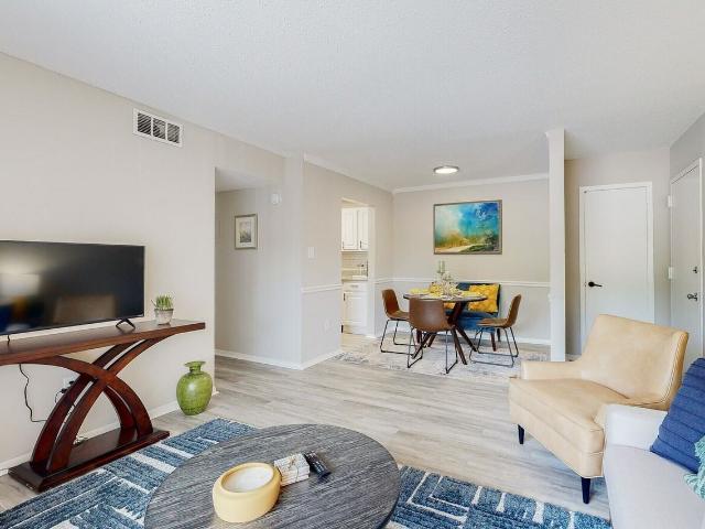 Park West Apartments 2 Bedroom Apartment for Rent at 1663 Hillcrest Rd, Mobile, AL 36695 Claremont