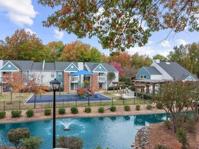Park 2300 3 Bedroom Apartment for Rent at 2300 Village Lake Dr, Charlotte, NC 28212 East Forest