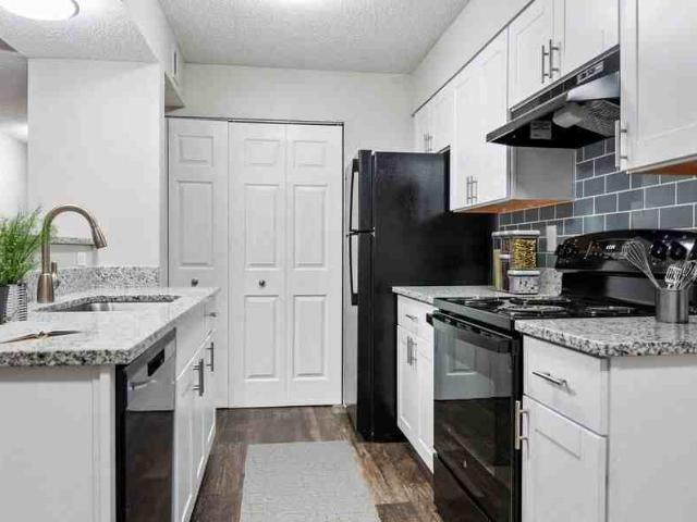 Park 2300 1 Bedroom Apartment for Rent at 2300 Village Lake Dr, Charlotte, NC 28212 East Forest