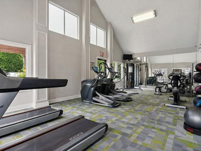 Park 2300 2 Bedroom Apartment for Rent at 2300 Village Lake Dr, Charlotte, NC 28212 East Forest