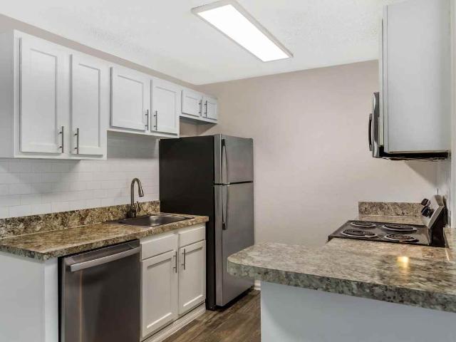 Park @ 7200 Studio Apartment for Rent at 7200 Powers Ave, Jacksonville, FL 32217 San Jose