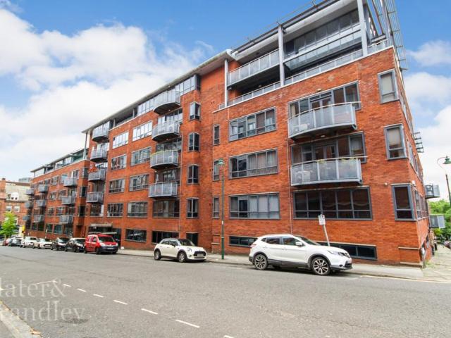 Parkgate, Upper College Street. 2 bed flat to rent £1,095 pcm £253 pw