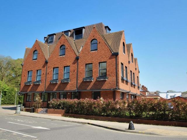 Parkgate House, Camberley GU15, 1 bed flat to rent, £1,100 pcm | PrimeLocation