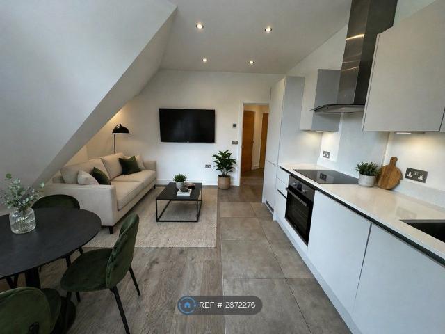 Parkgate House, Camberley GU15, 1 bed flat to rent, £1,250 pcm | PrimeLocation
