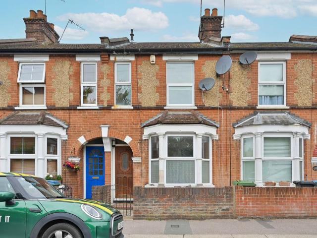 Parkgate Road, WD24, Watford, WD24 3 bed terraced house to rent £1,850 pcm £427 pw