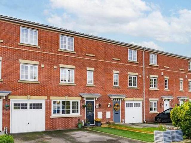 Parkedge Close, Leigh, 4 Bedroom Town