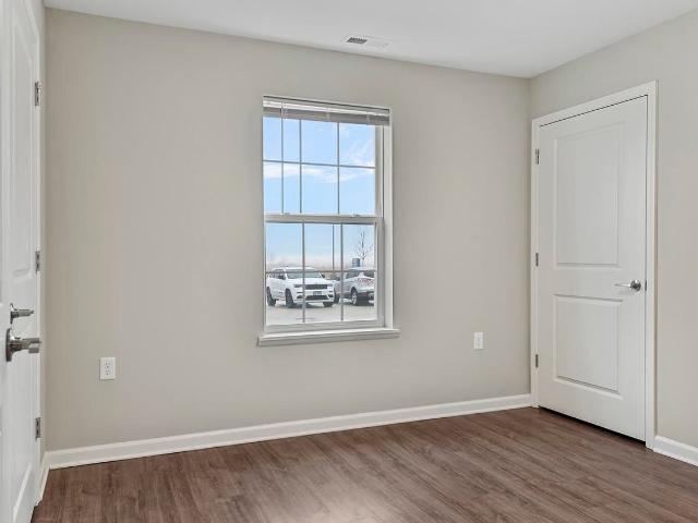 Parker Glen 2 Bedroom Apartment for Rent at 2605 J T Coffman Dr, Champaign, IL 61822