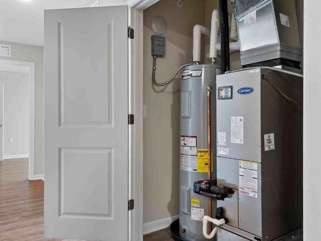 Parker Glen 3 Bedroom Apartment for Rent at 2605 J T Coffman Dr, Champaign, IL 61822