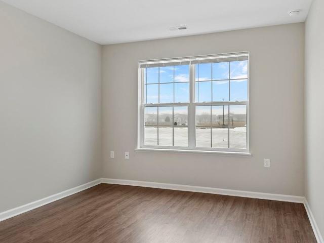 Parker Glen 3 Bedroom Apartment for Rent at 2605 J T Coffman Dr, Champaign, IL 61822