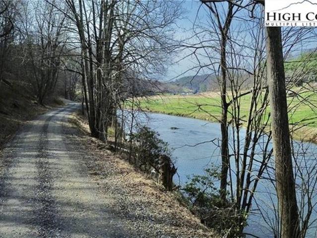 Parker Eller Rd, Lansing, NC 28643