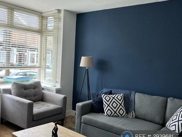 Parker St, Watford, WD24 2 bed terraced house to rent £1,850 pcm £427 pw