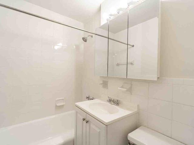 Parker Towers 1 Bedroom Apartment for Rent at 10420 Queens Blvd, New York, NY 11375 Rego Park