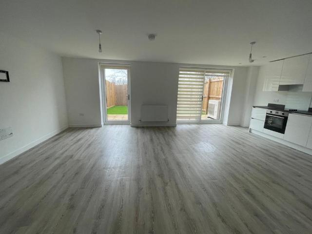 Parkes Avenue, Balsall Heath B12 4 bed terraced house to rent £2,250 pcm £519 pw