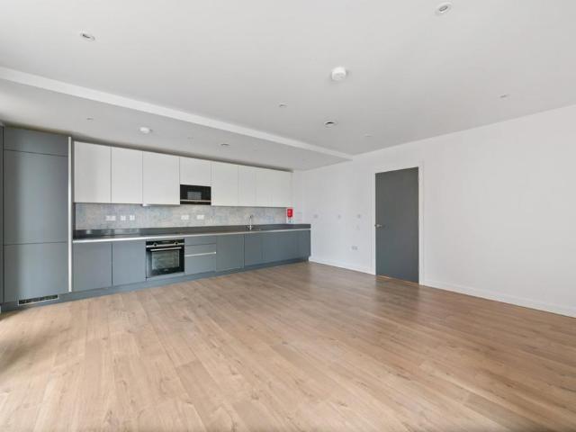 Parkes Street, London E20 2 bed flat to rent £2,850 pcm £658 pw