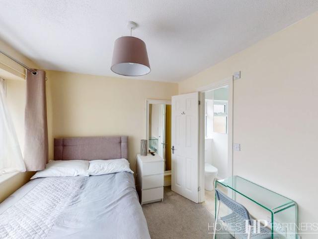 Parkfield Close, Gossops Green, RH11