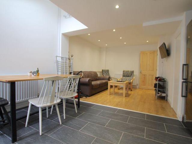 Parkfield Place, Cardiff CF14 4 bed terraced house to rent £2,300 pcm £531 pw