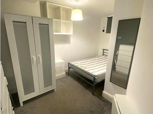 Parkfield Place, Cardiff CF14, 6 bed terraced house to rent, £3,000 pcm | PrimeLocation